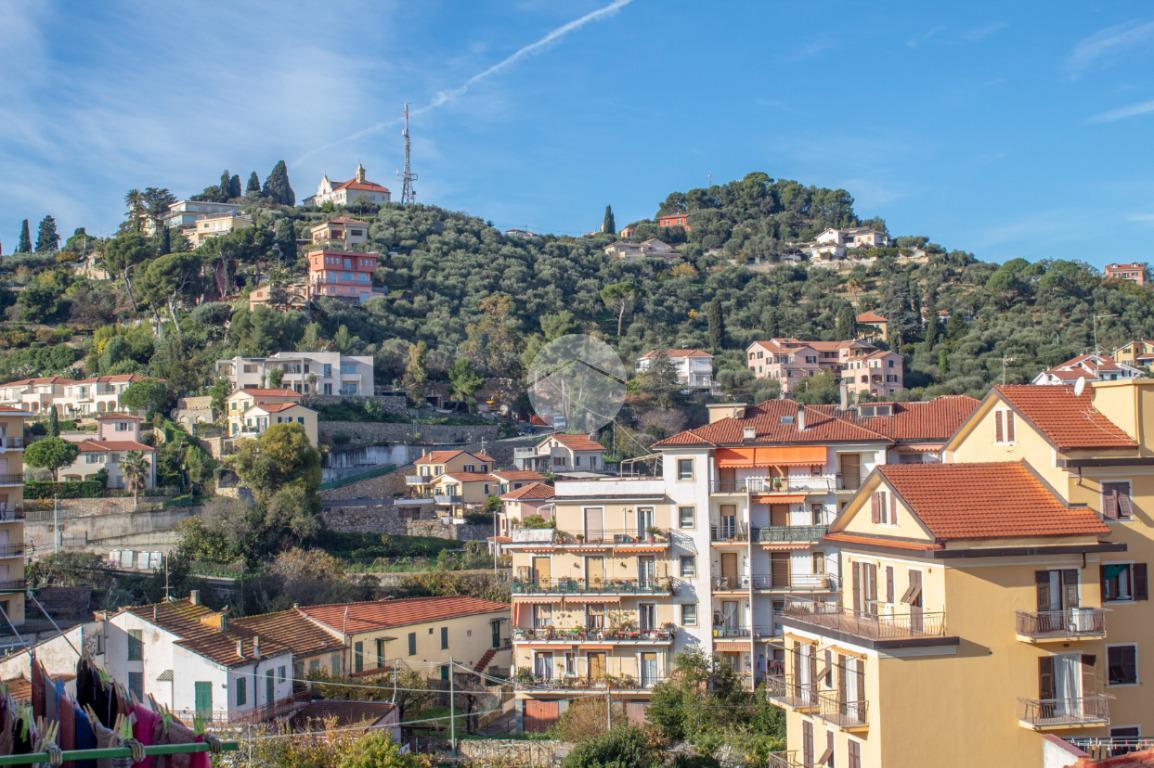 Appartamento in vendita a Imperia