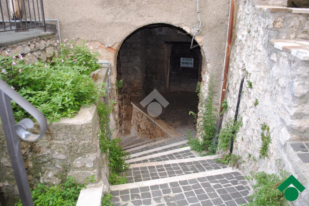 Rustico in vendita a Torre Cajetani