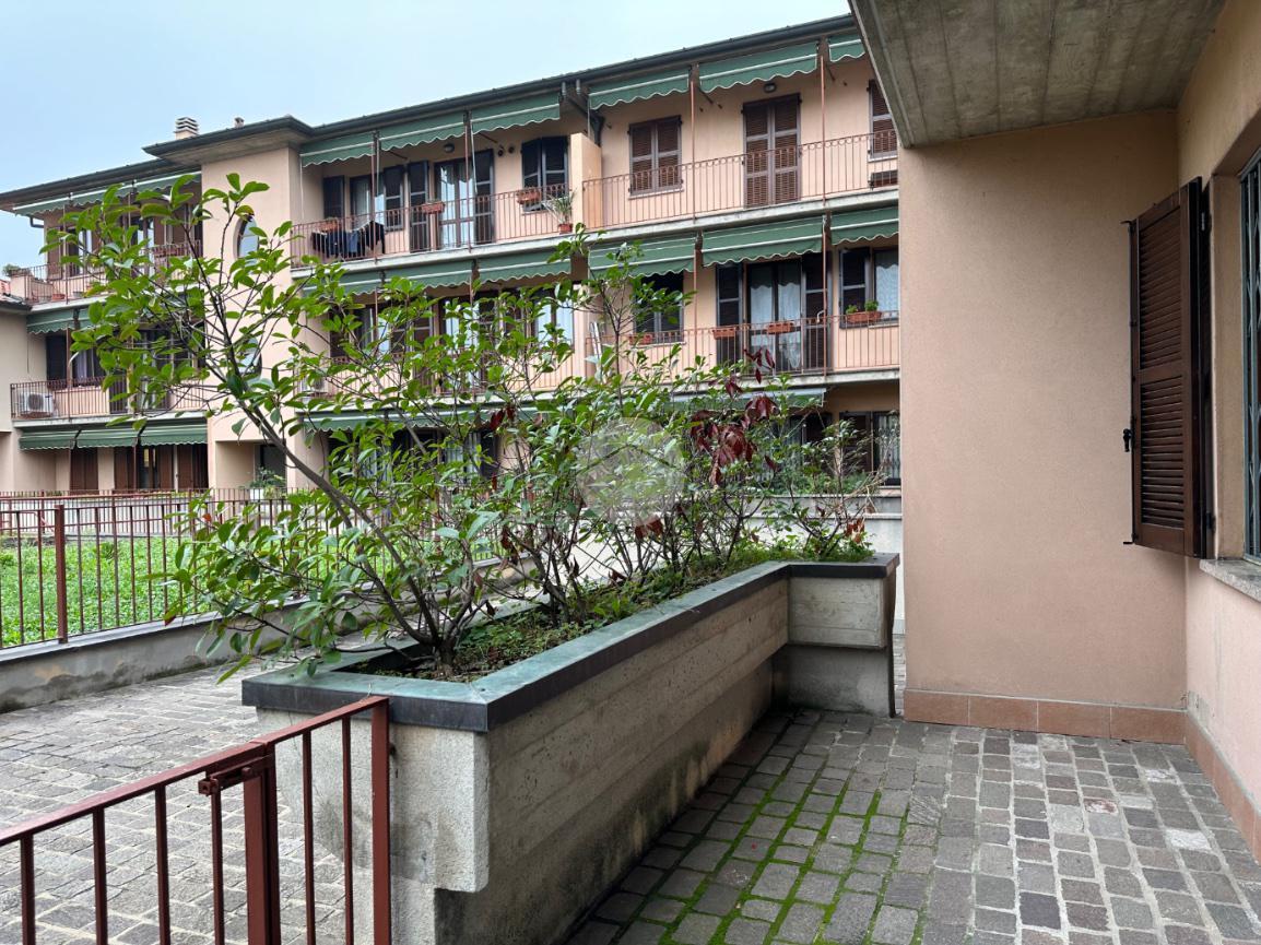 Appartamento in vendita a Pessano Con Bornago