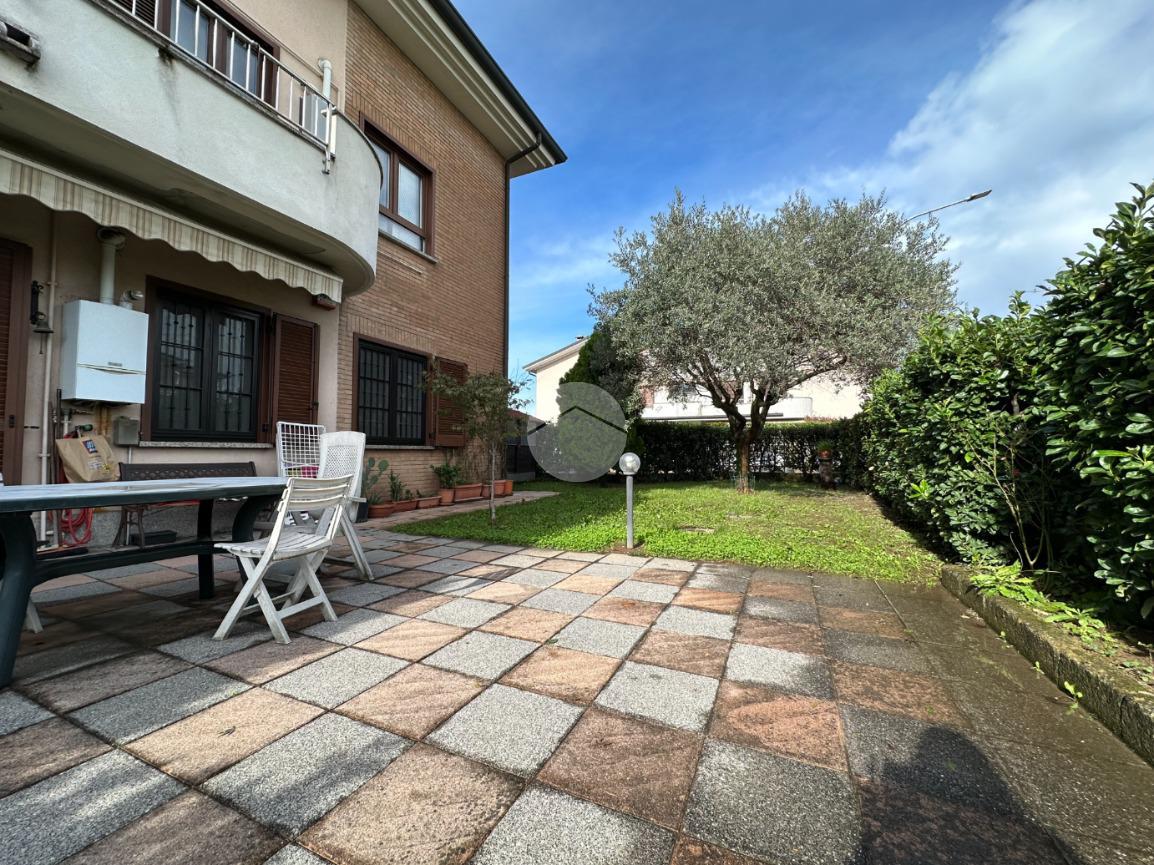 Appartamento in vendita a Caponago