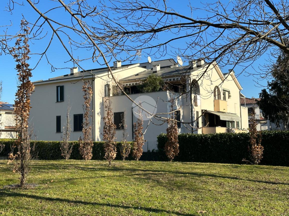 Appartamento in vendita a Pessano Con Bornago