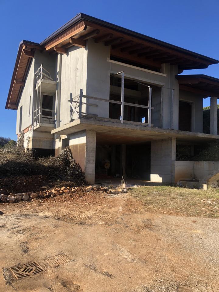 Villa in vendita a Serle