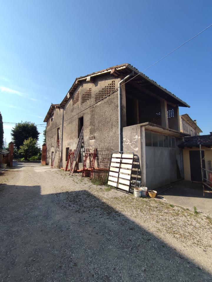 Casale in vendita a Lonato