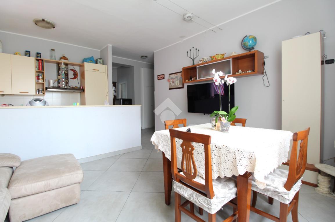 Appartamento in vendita a Usmate Velate