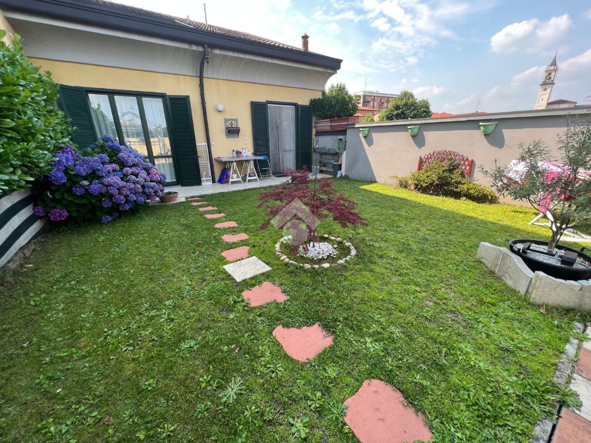 Villa a schiera in vendita a Lazzate