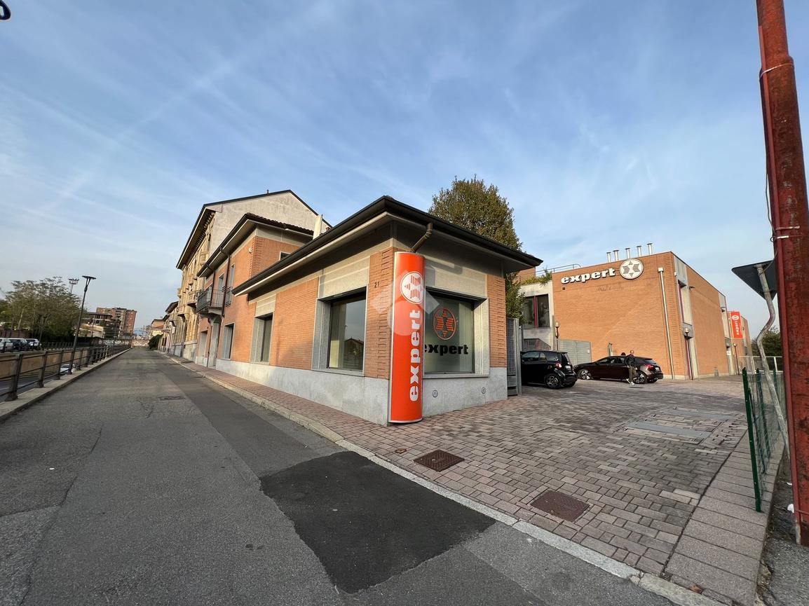 Negozio in affitto a Seregno
