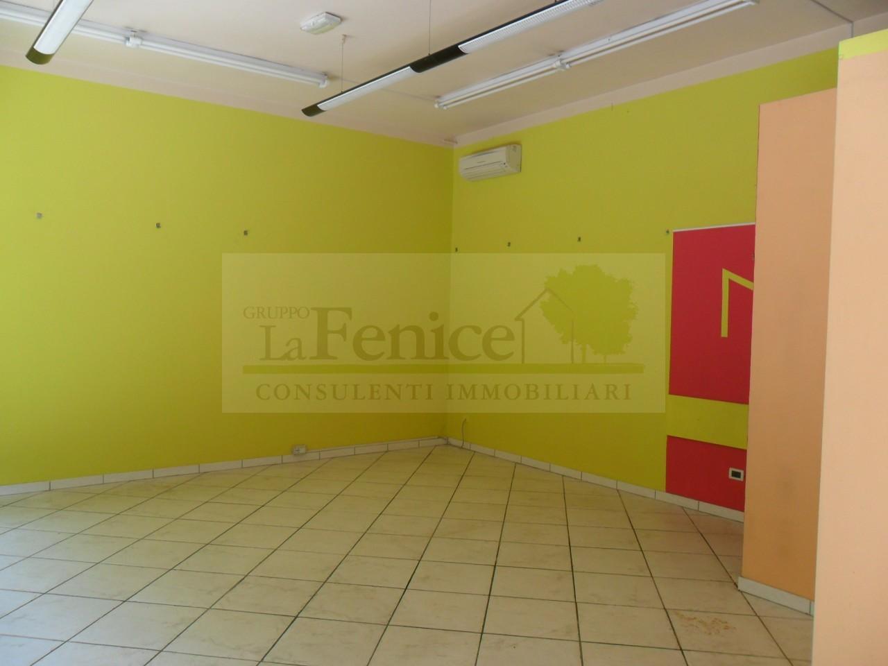 Negozio in affitto a Medole