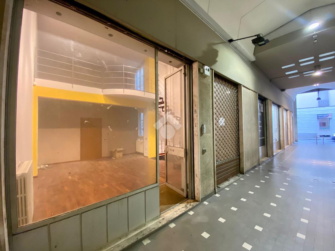 Negozio in affitto a Seregno