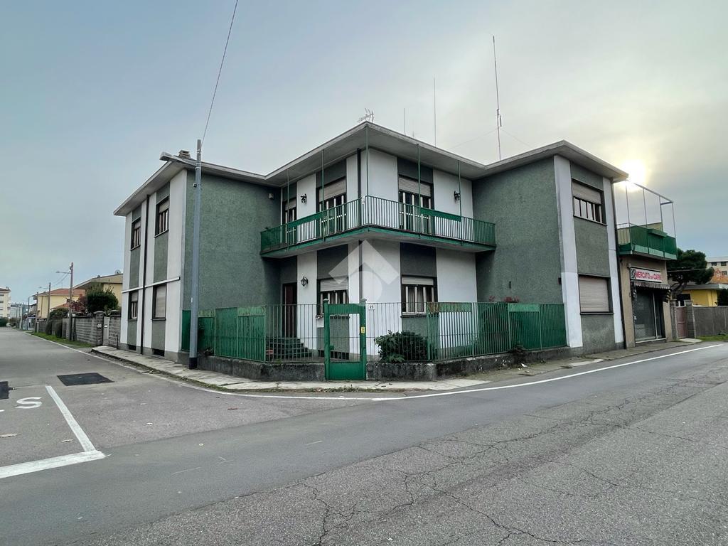 Casa indipendente in vendita a Busto Garolfo