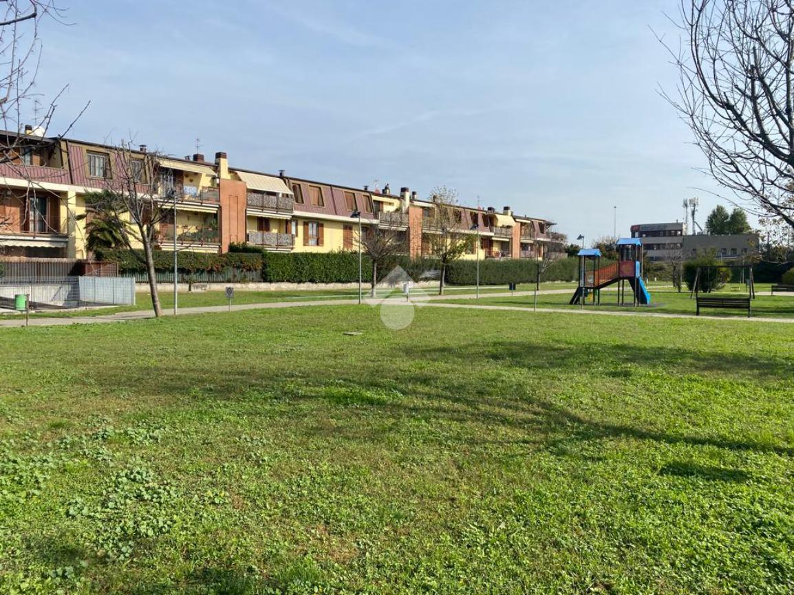 Box in vendita a Cinisello Balsamo