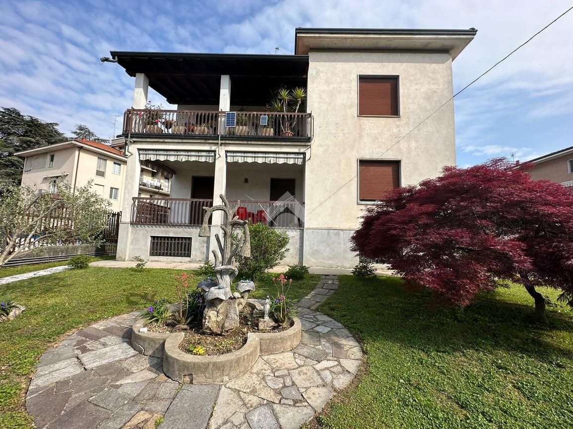 Villa in vendita a Bussero