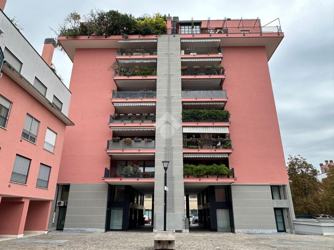 Appartamento in vendita a Pessano Con Bornago