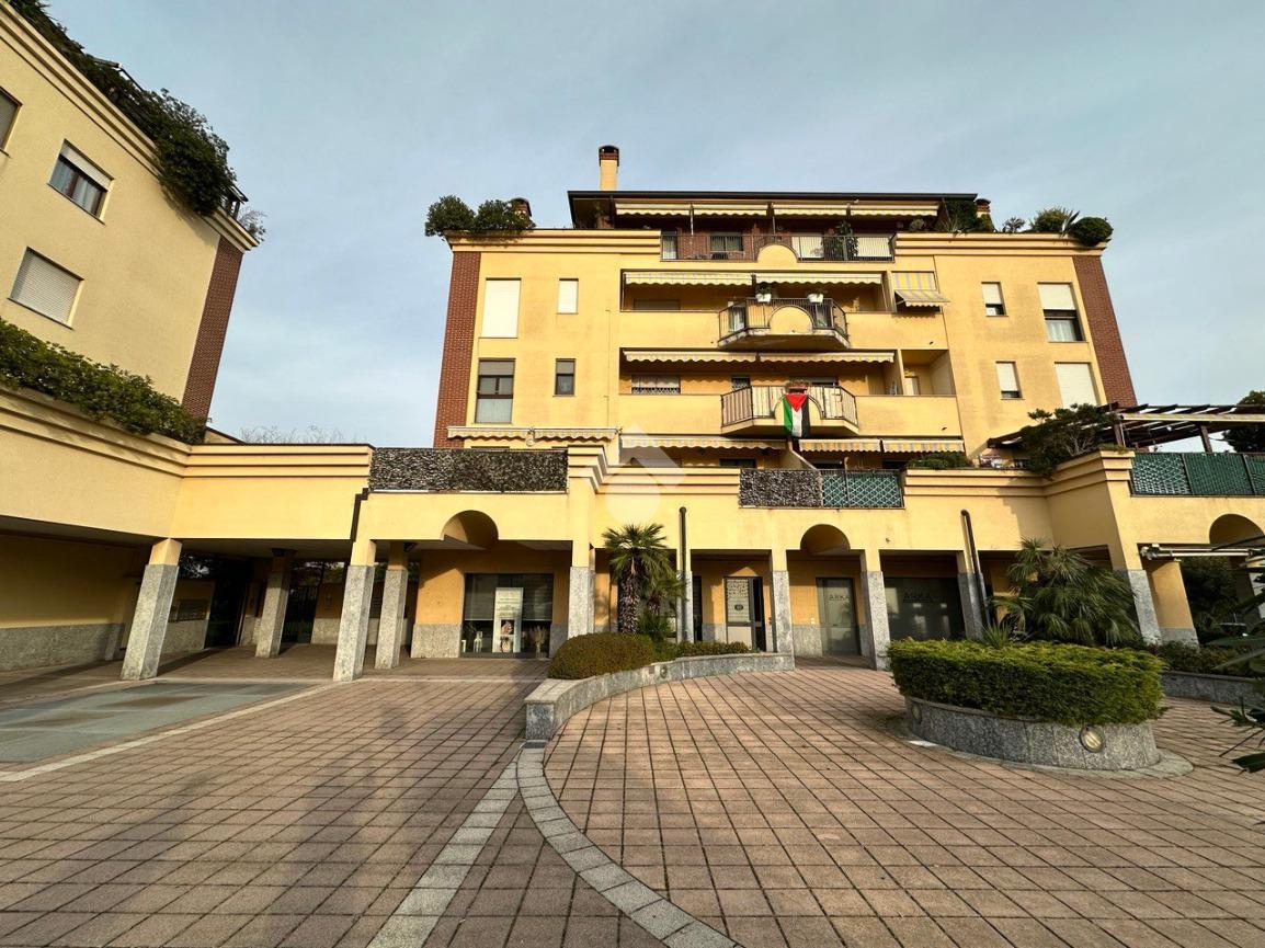 Appartamento in vendita a Pessano Con Bornago