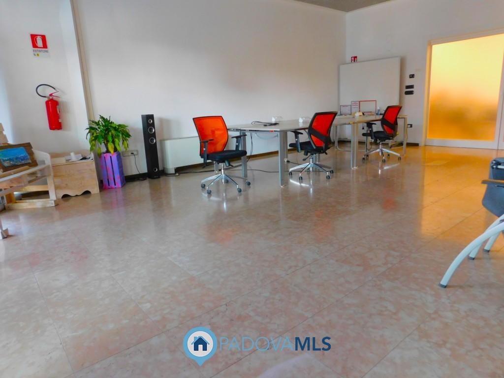 Negozio in affitto a Selvazzano Dentro