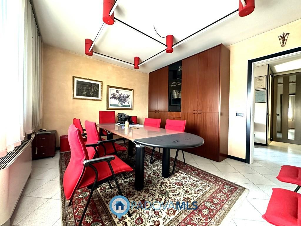 Ufficio in vendita a Casalserugo