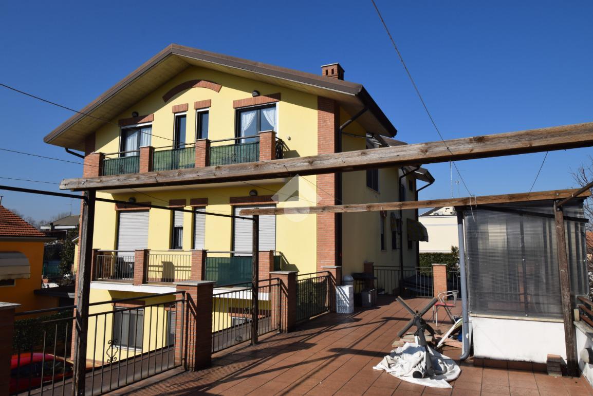 Appartamento in vendita a Rozzano