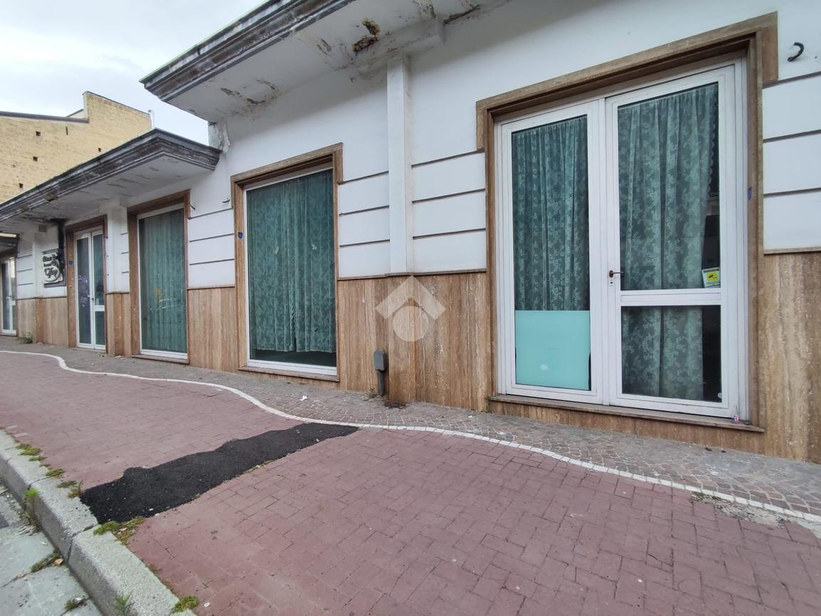 Negozio in affitto a Afragola