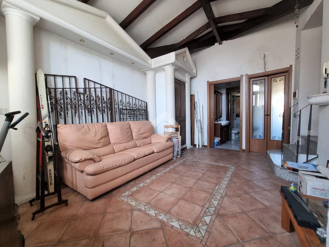 Appartamento in vendita a Carugate