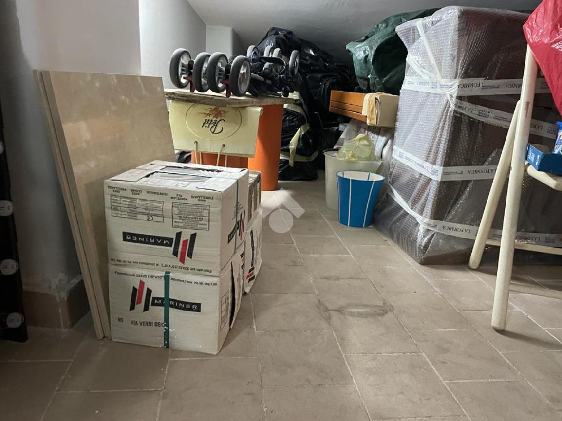 Box in vendita a Castellammare Di Stabia