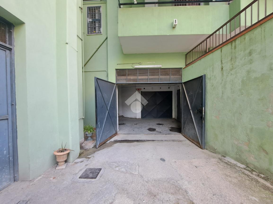 Box in vendita a Quarto