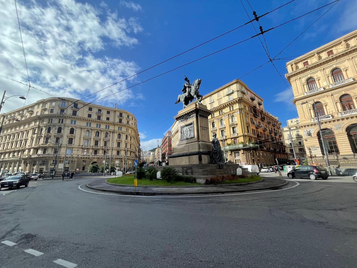 Appartamento in vendita a Napoli