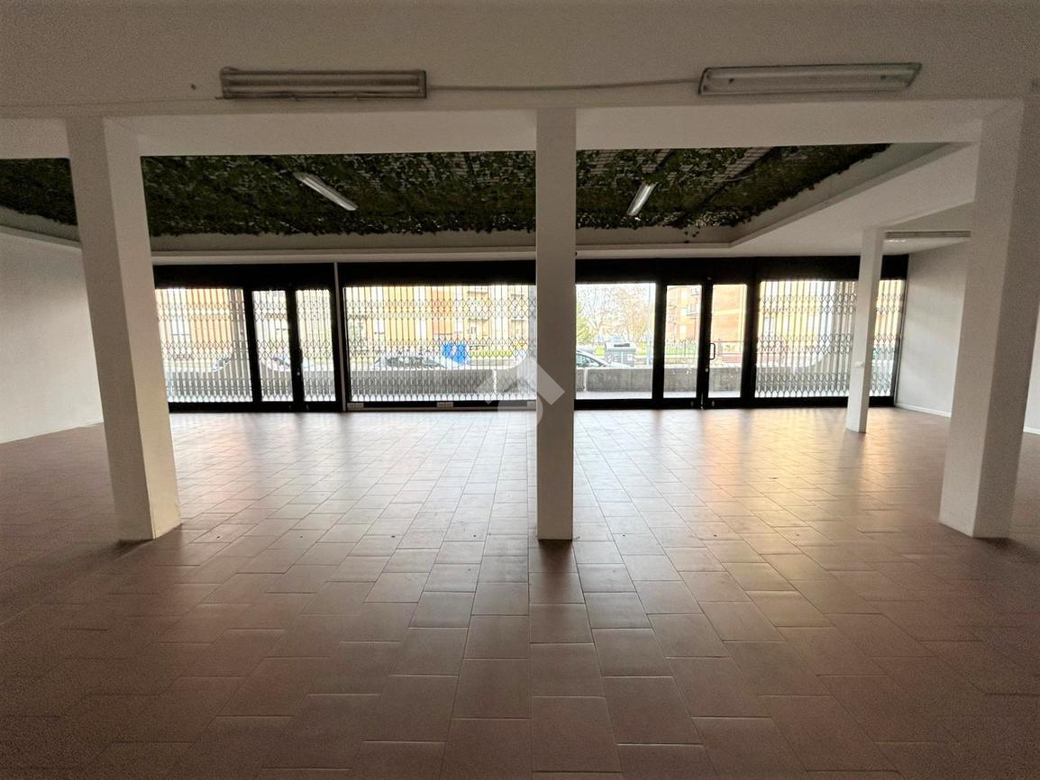 Negozio in affitto a Padova