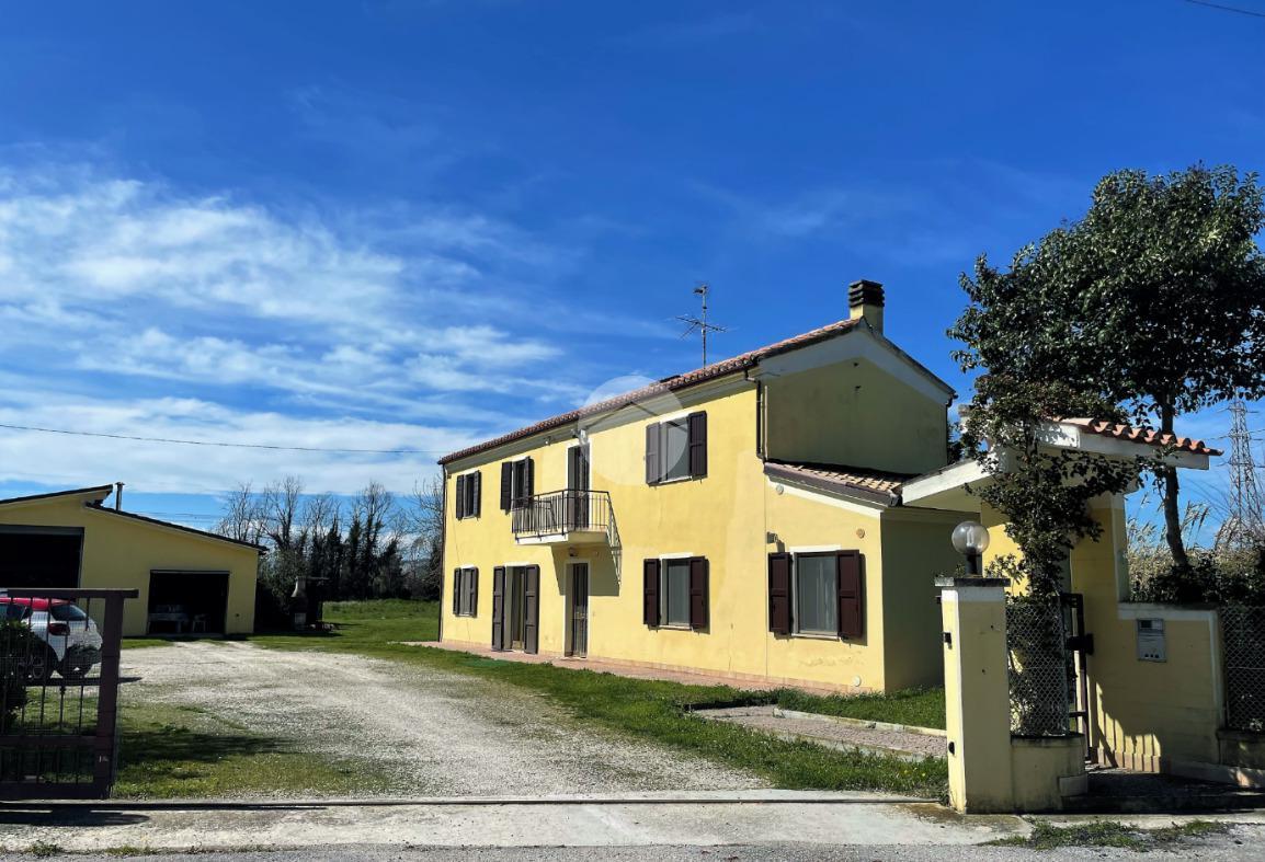 Casa indipendente in vendita a Fano