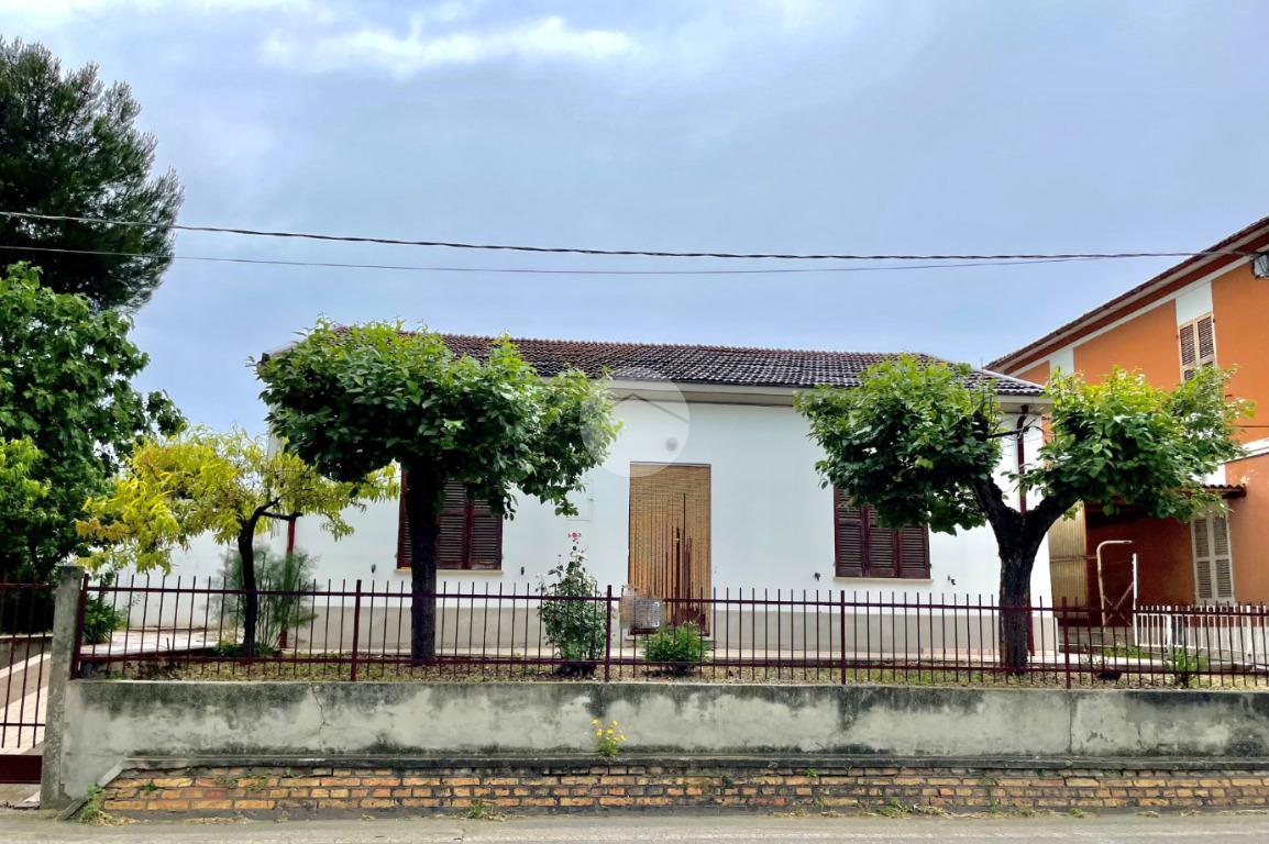 Casa indipendente in vendita a Fano