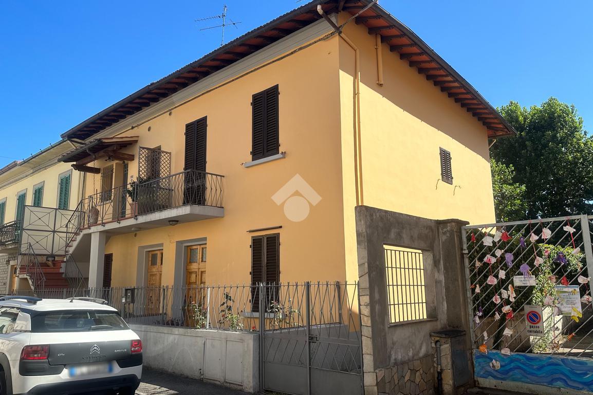 Casa indipendente in vendita a Prato