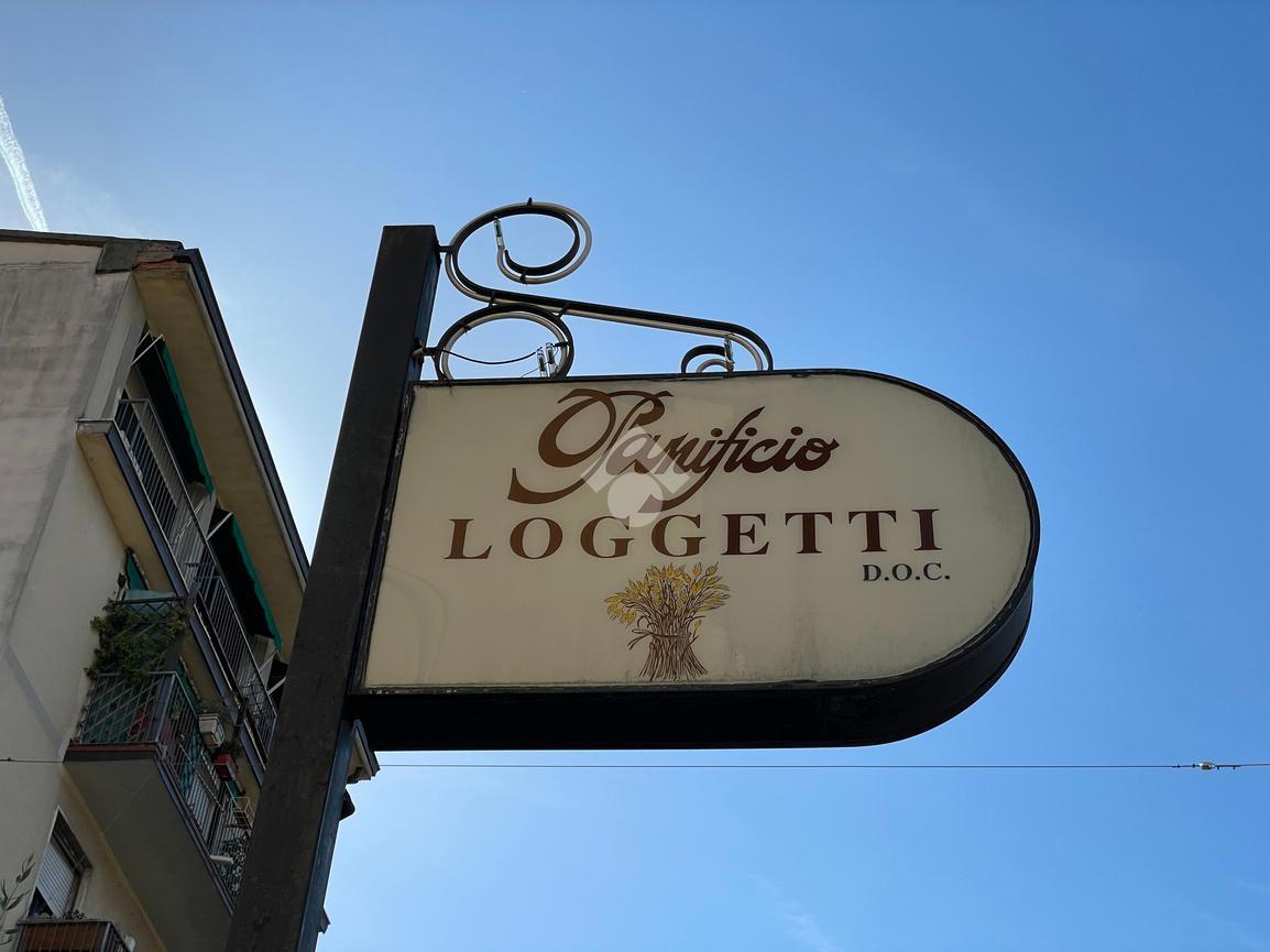 Negozio in vendita a Prato