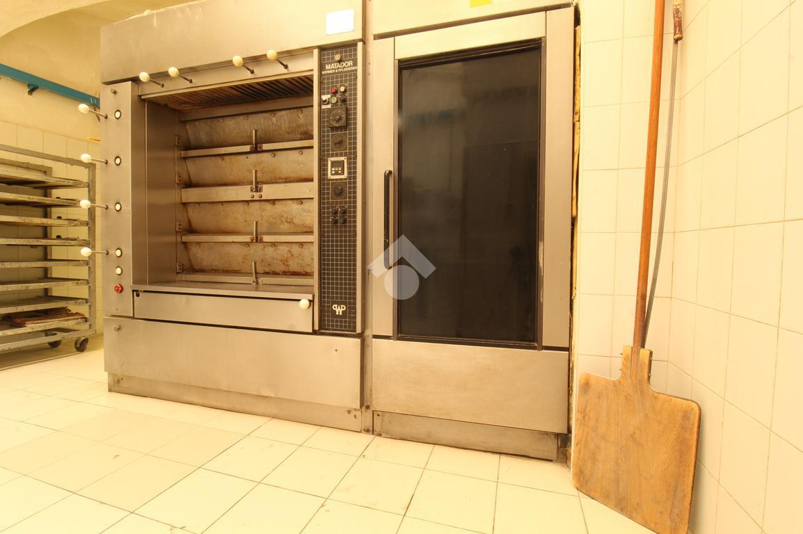 Negozio in vendita a Prato