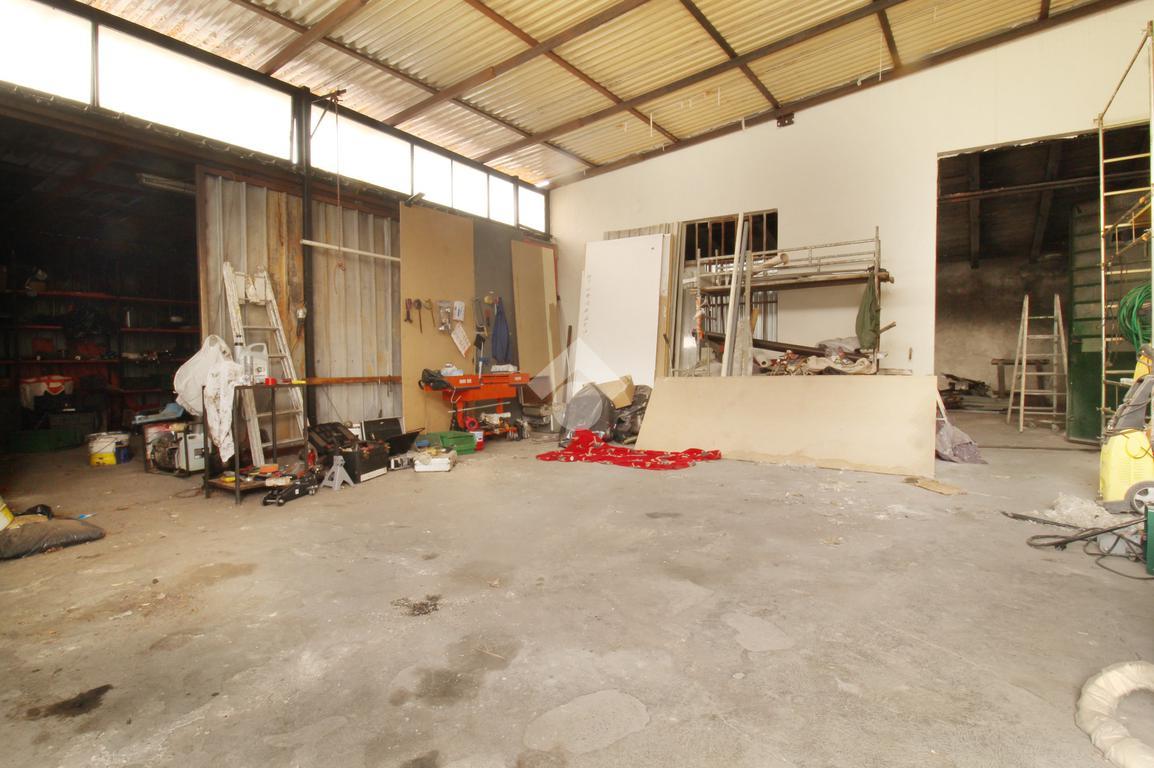 Negozio in affitto a Prato