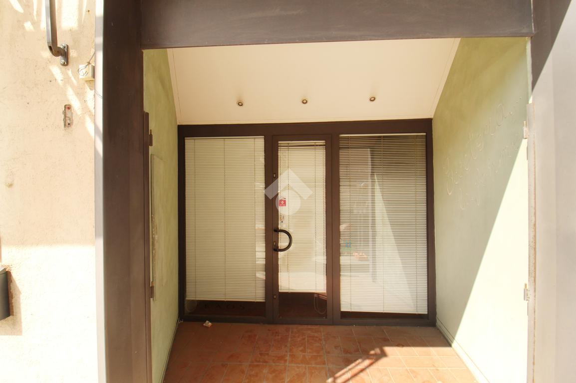 Negozio in affitto a Prato