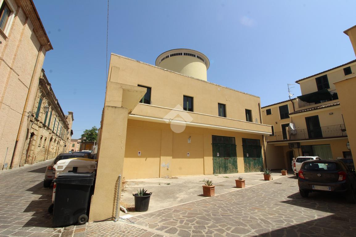 Magazzino in vendita a Atri