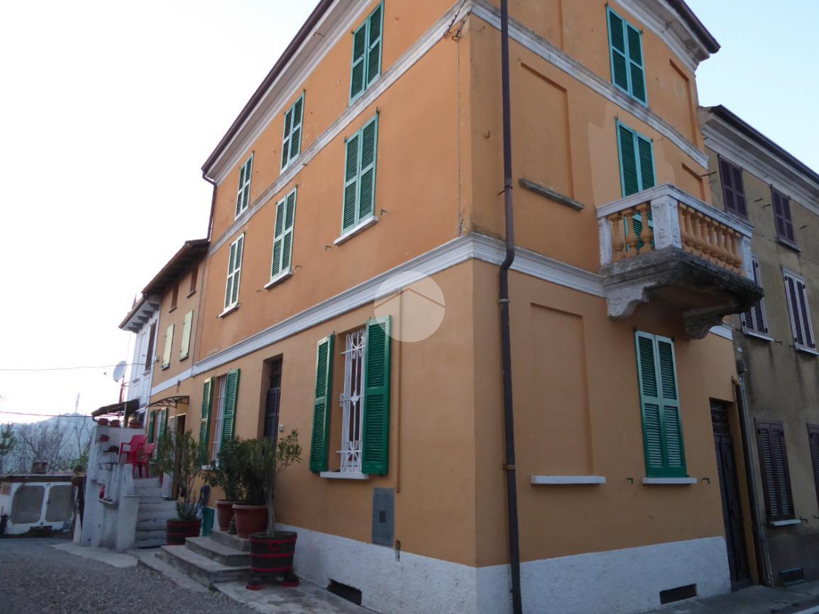 Casa indipendente in vendita a Montu' Beccaria