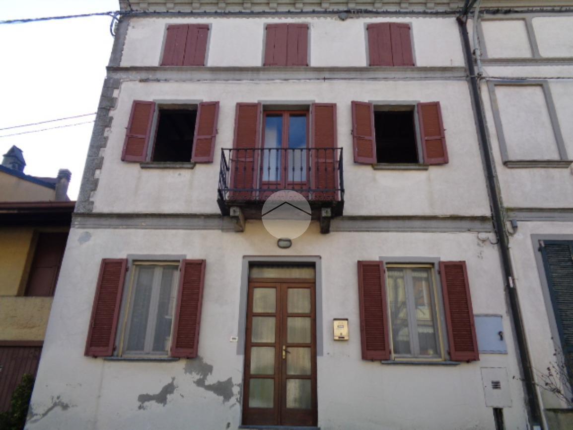 Casa indipendente in vendita a Montu' Beccaria