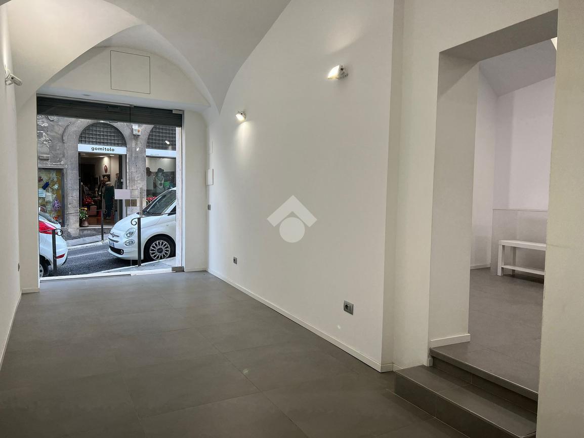 Negozio in affitto a Perugia