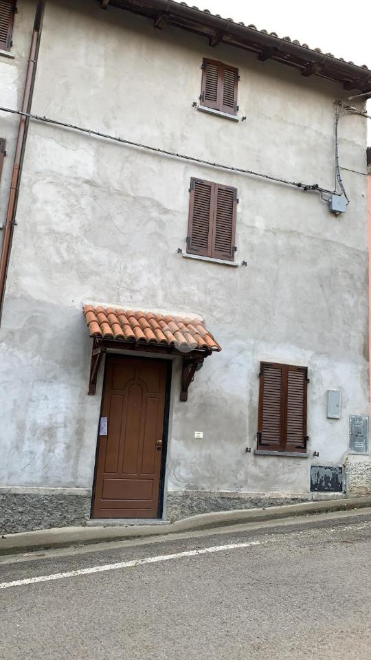 Casa indipendente in vendita a Rovescala