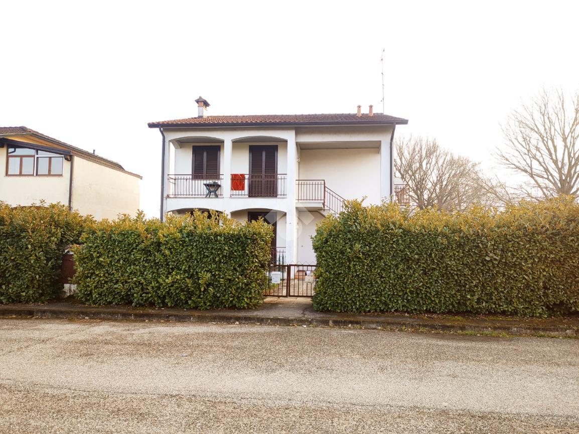 Villa in vendita a San Cipriano Po