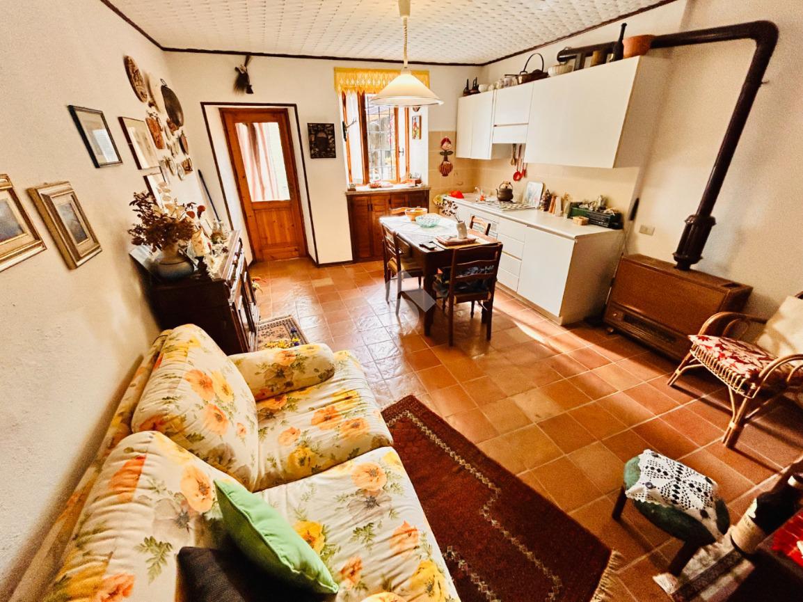 Casa indipendente in vendita a Montu' Beccaria Foto-5