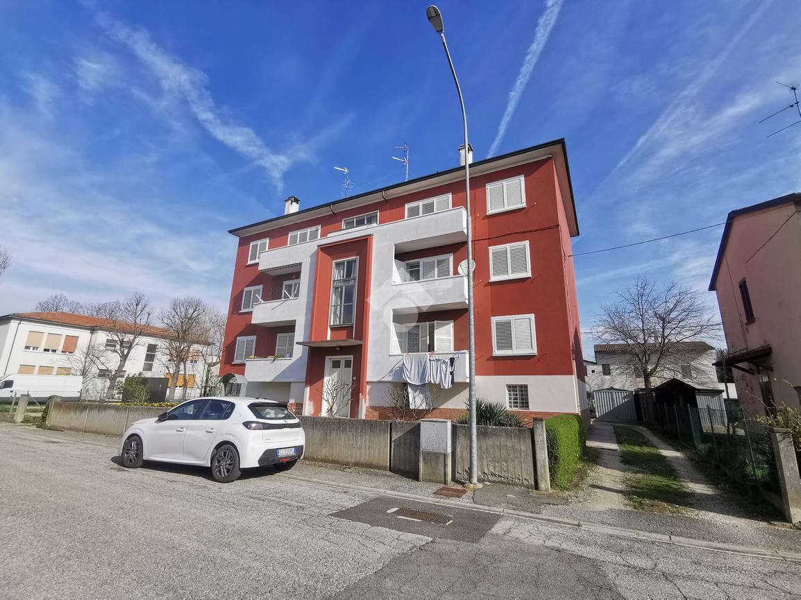 Trilocale in Via Nullo Baldini 10, Lugo