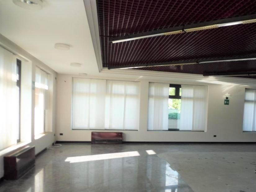 Negozio in affitto a Cervarese Santa Croce