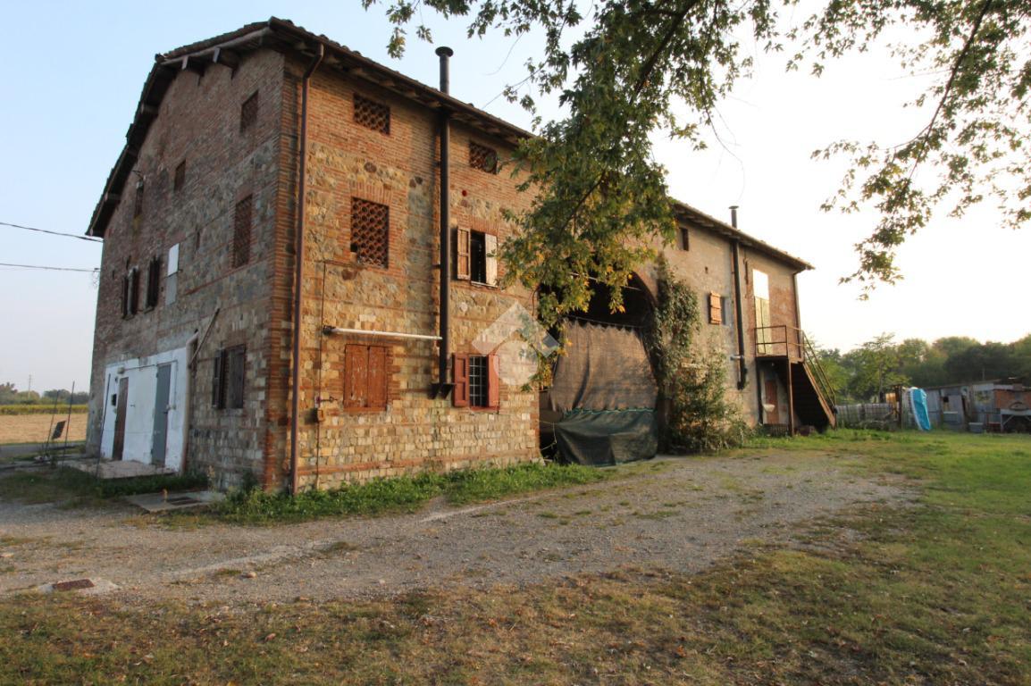 Rustico in vendita a Casalgrande