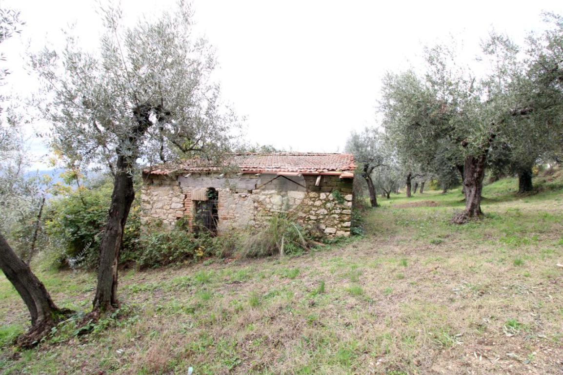 Rustico in vendita a Fara In Sabina