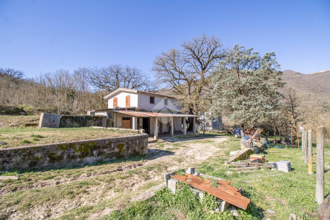Rustico in vendita a Belmonte In Sabina