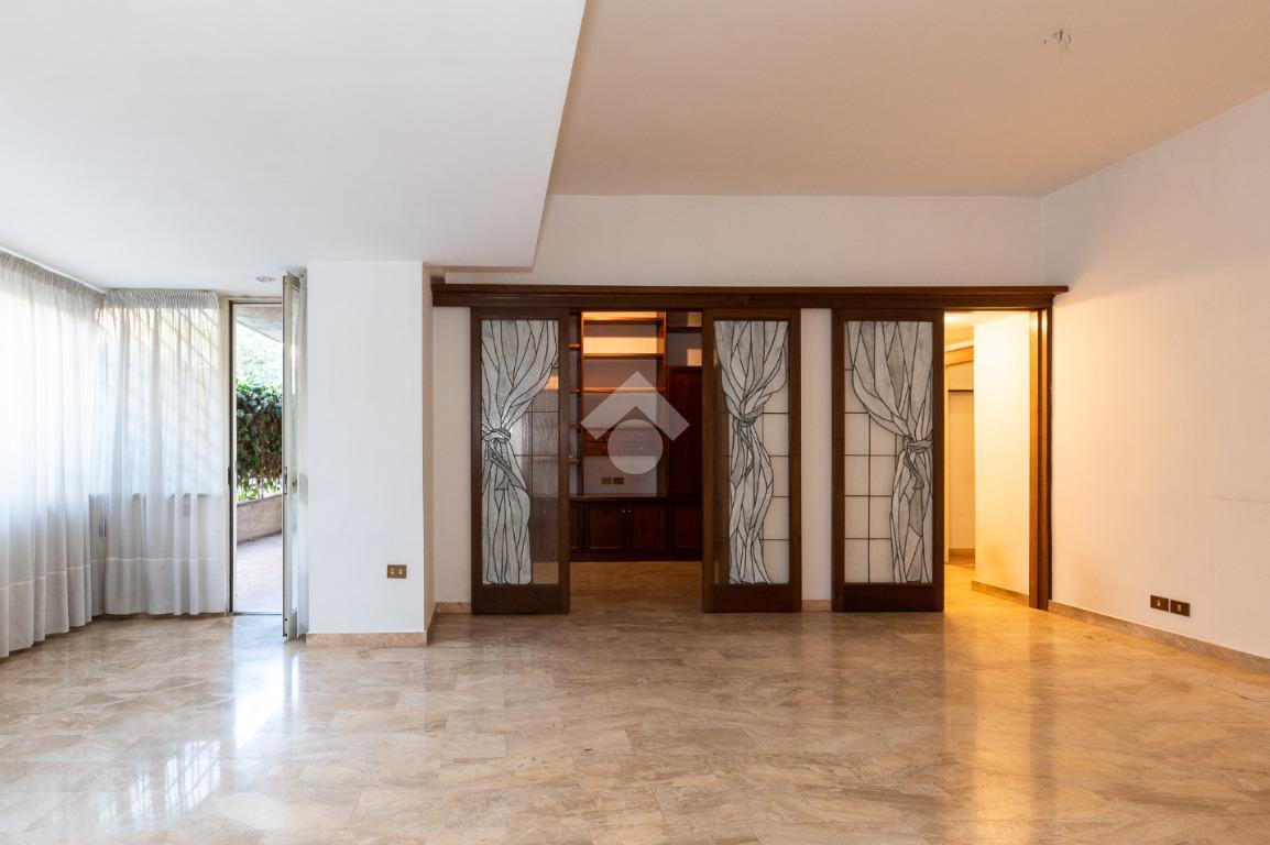 Quadrilocale in Via Andrea Ferrara 12, Roma