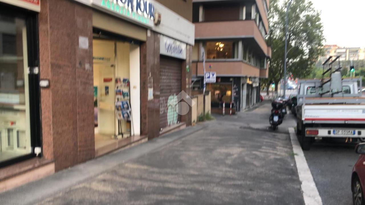 Negozio in affitto a Roma