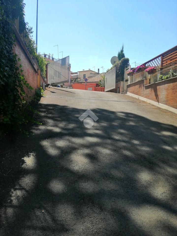 Box in vendita a Roma