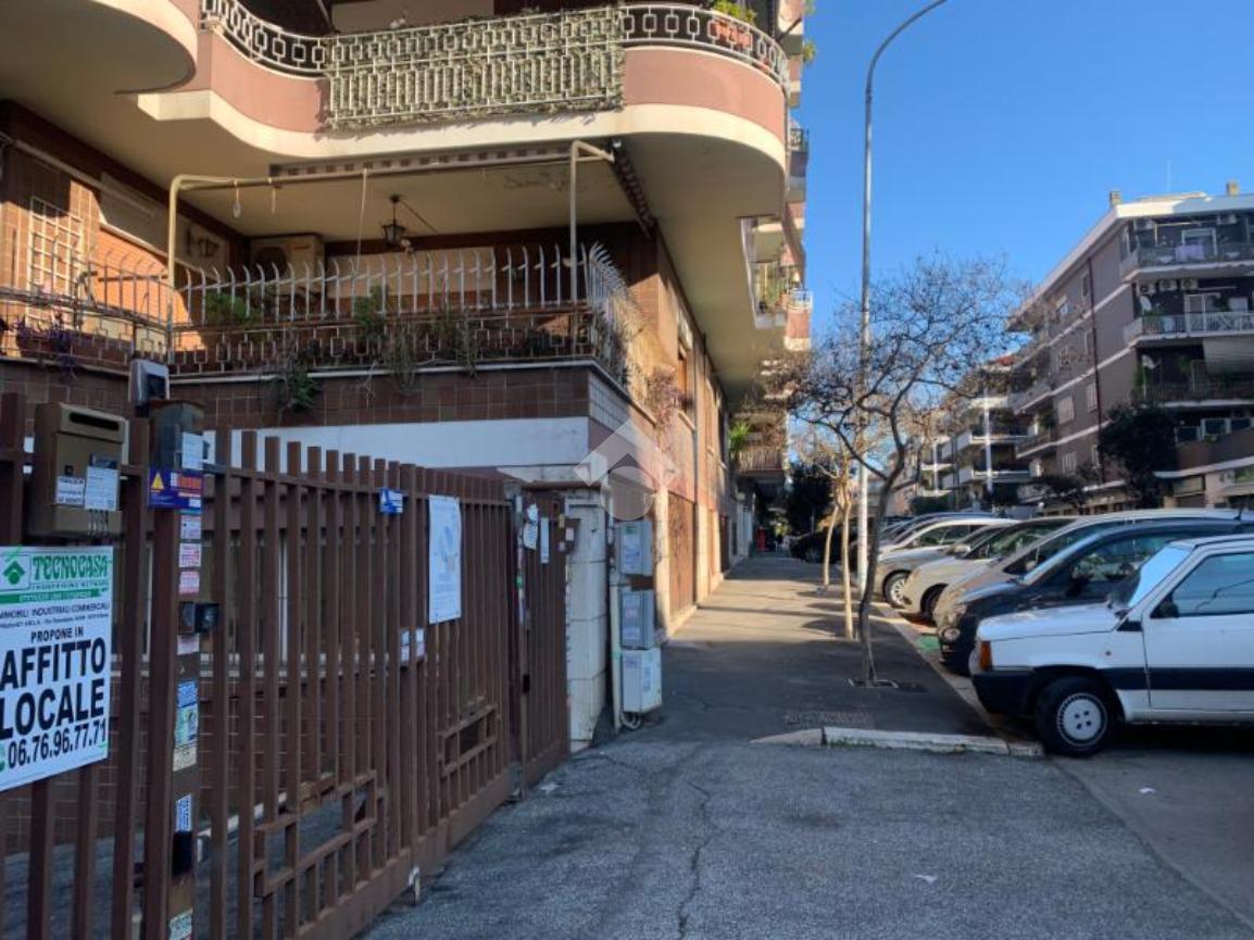 Negozio in affitto a Roma