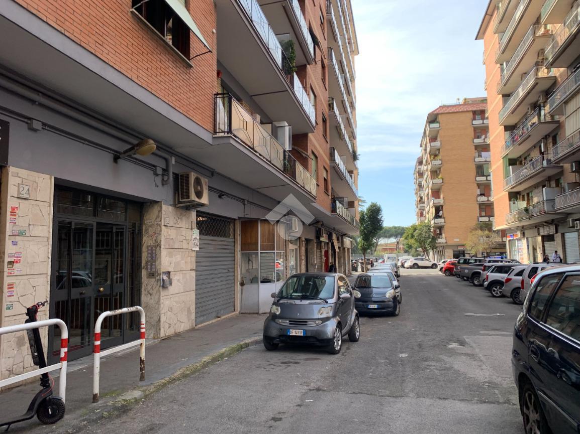 Negozio in affitto a Roma